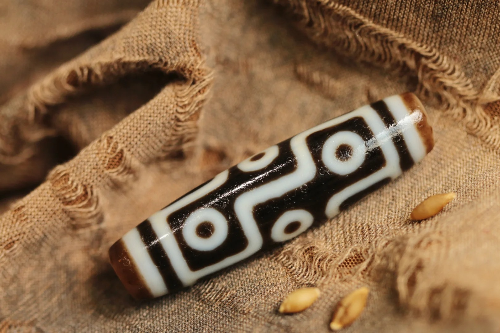 How to Buy Nine-Eyed Dzi Beads: Meaning, Price Range, Authenticity & C ...