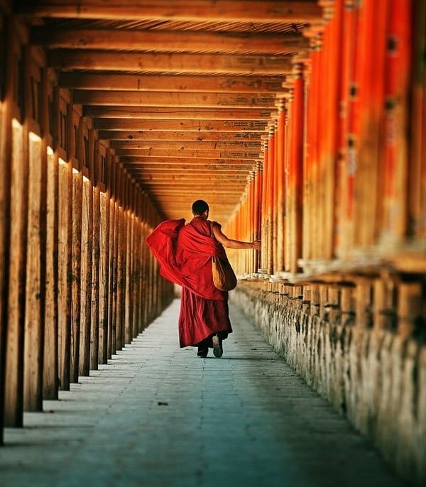 The Buddhist Red String Bracelet: Symbolism, Meaning, and Benefits ...